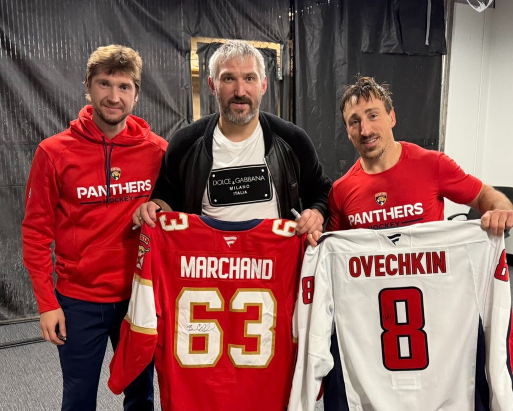 Top-5: 1000 points for Brad Marchand (and a photo with Alex Ovechkin)