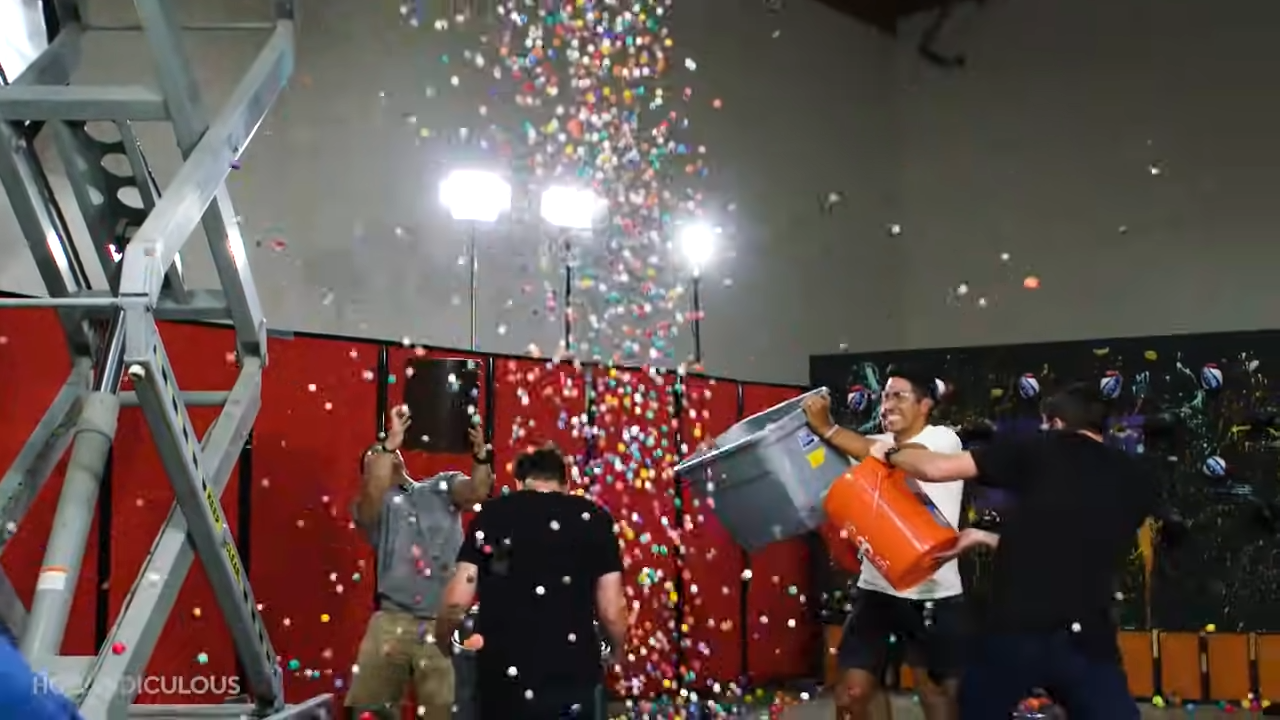 This is what 5,000 bouncy balls look like hitting the ground