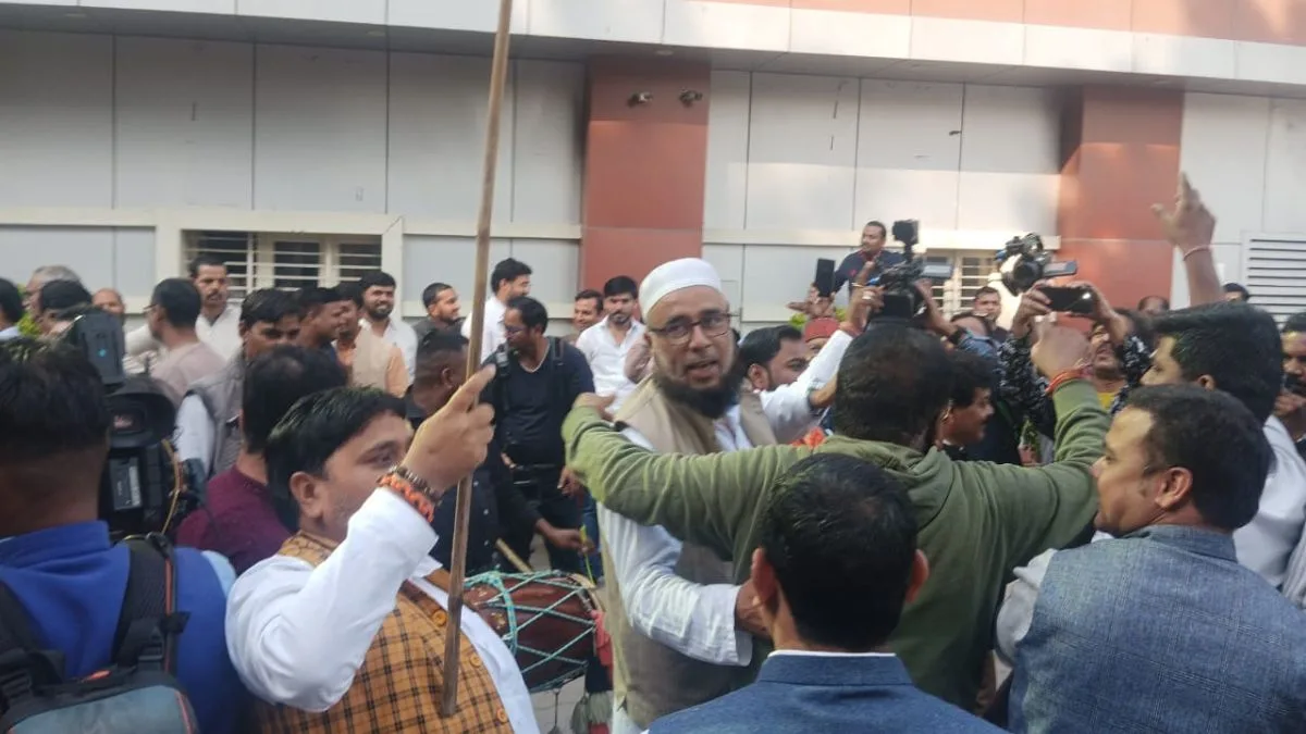 BJP celebrations at party office in Lucknow, Muslim workers also join