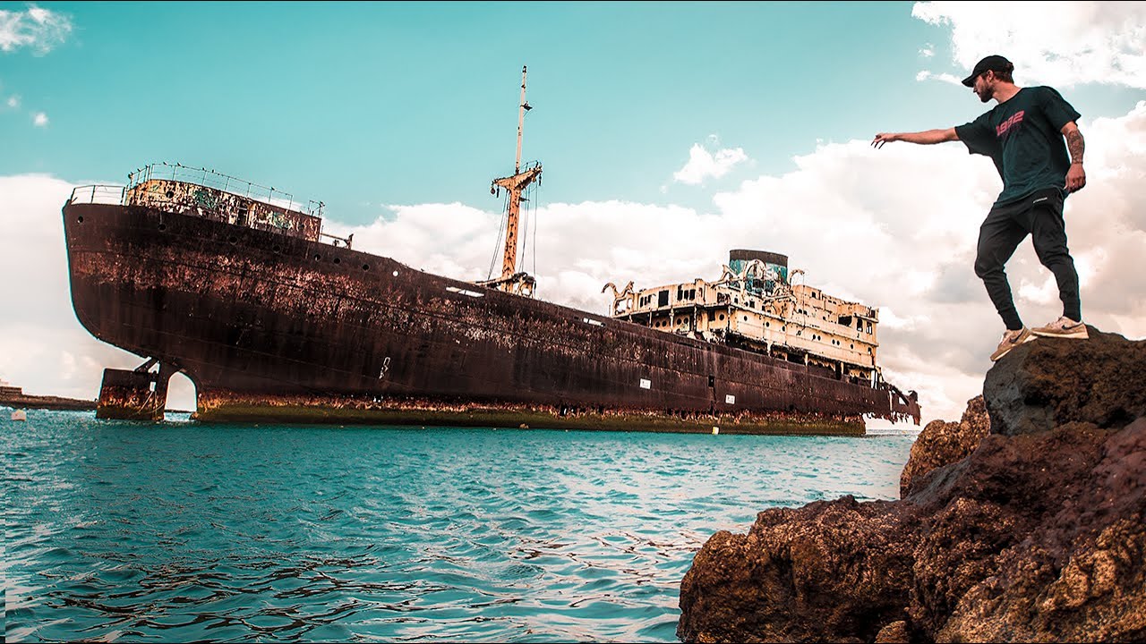 Exploramos el barco fantasma más peligroso: saltos y buceo en el ferry ...