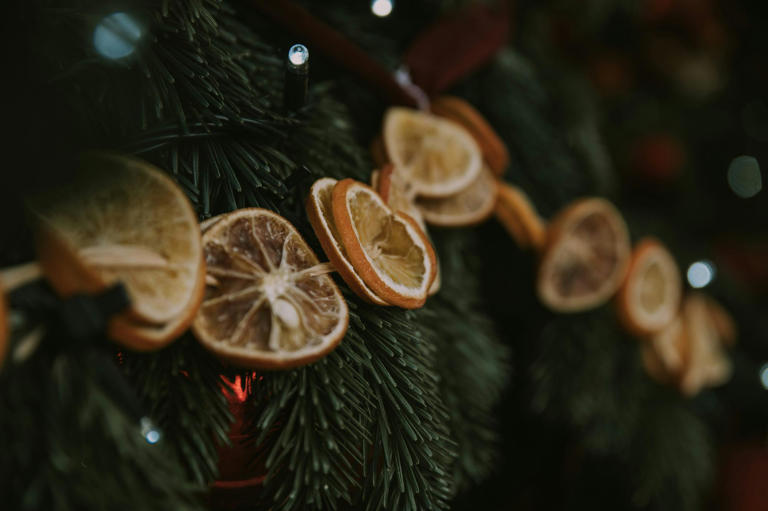 Ten easy Christmas crafts kids can make at home