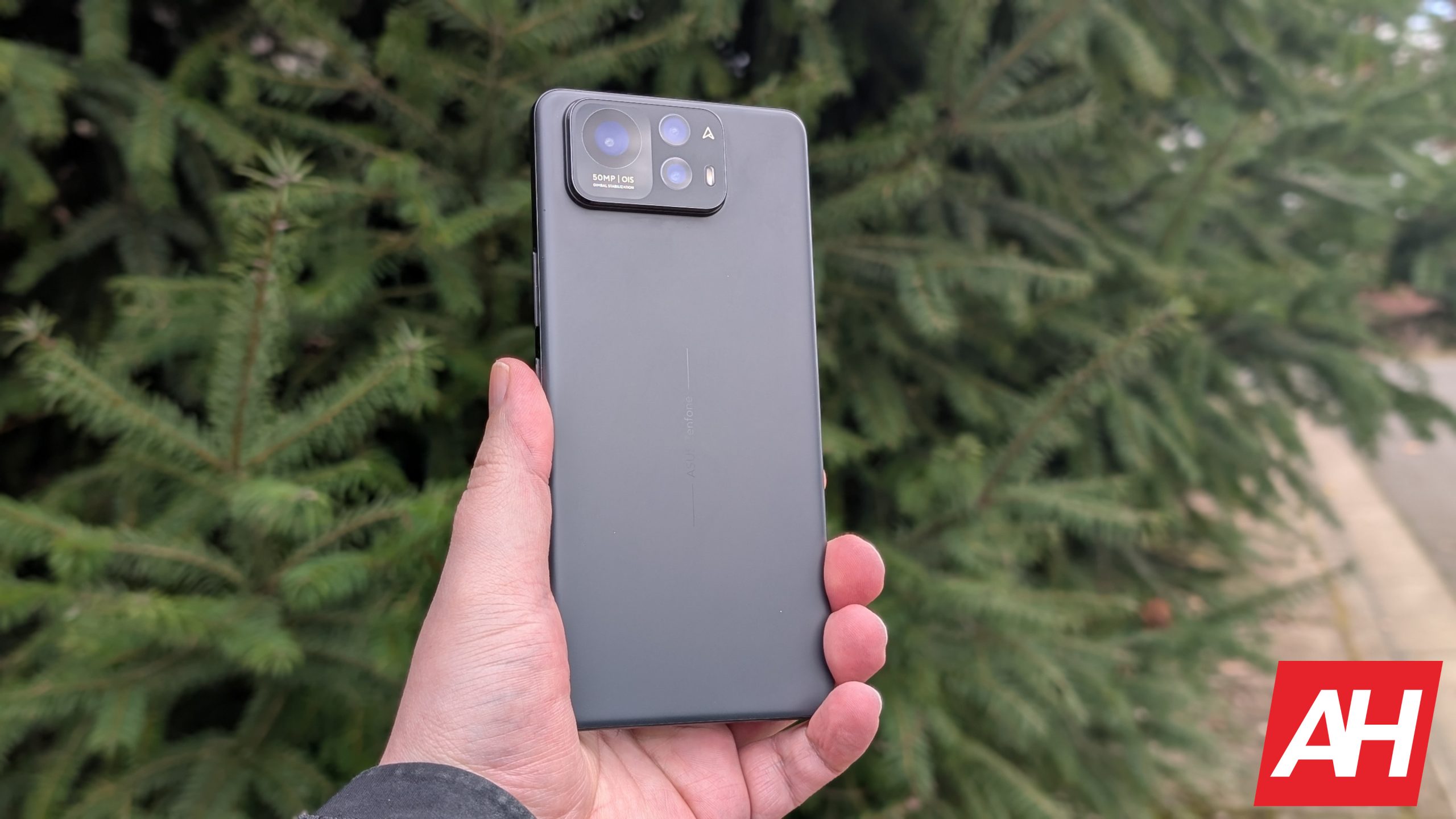 ASUS reportedly won't launch new smartphones in 2026