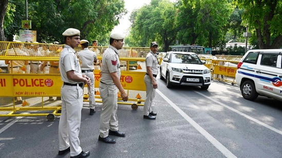 PM Modi at BJP's Delhi HQ after NDA's Bihar win. Check traffic advisory ...
