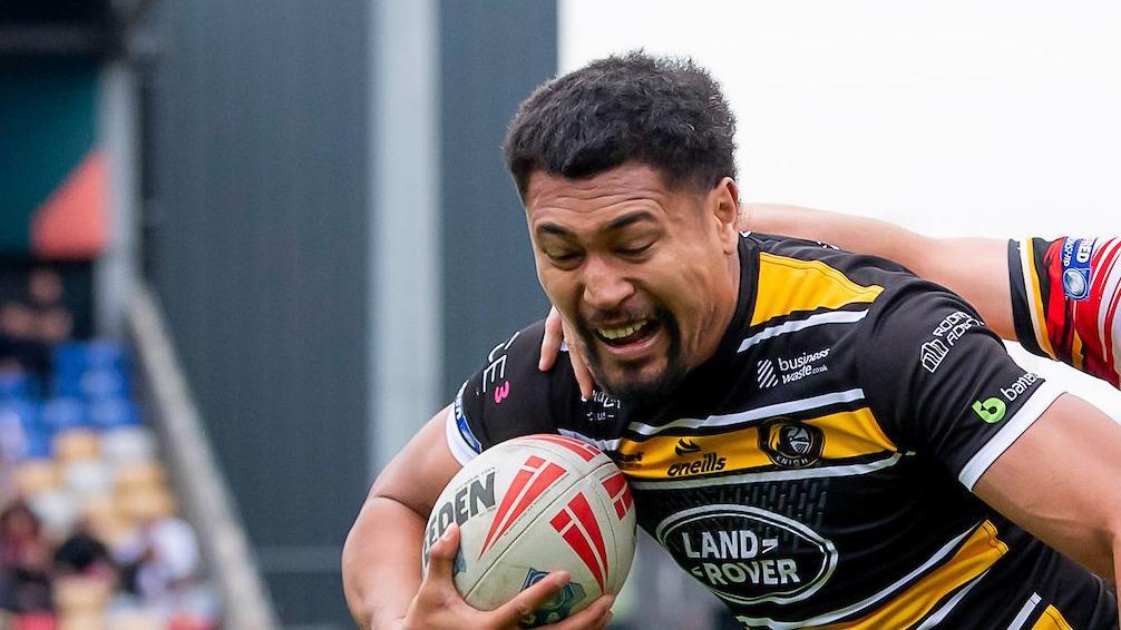 York full-back Mata'afa signs new contract