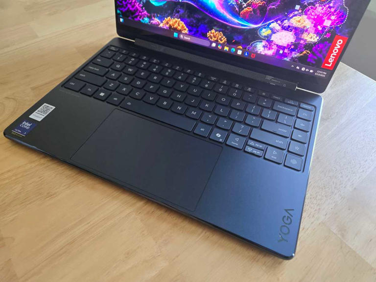 Lenovo Yoga 9i 2-in-1 Aura Edition im Test: Laptop, der den ganzen Tag ...
