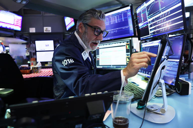 US stocks whipsaw after 3-day sell-off as investors rethink rate cuts