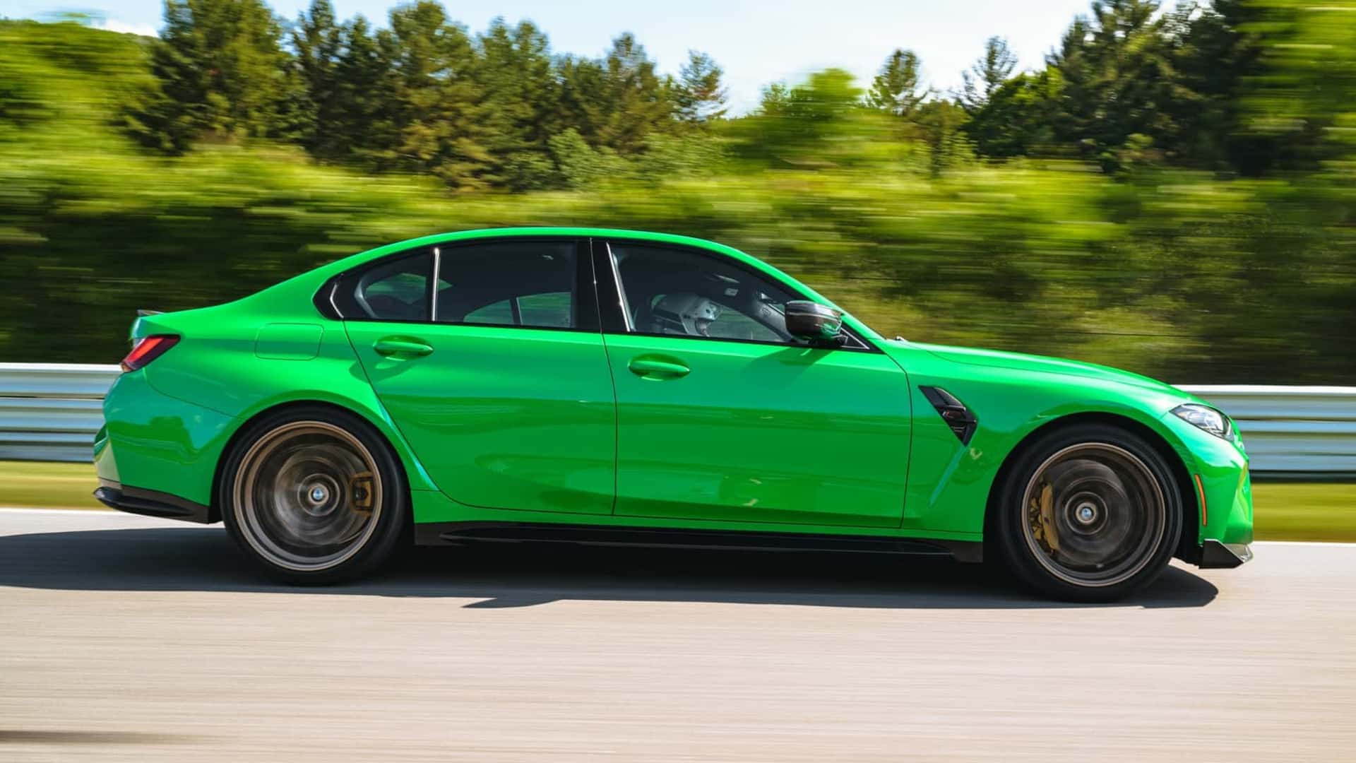 BMW, M3'ün arka kapılarının neden böyle göründüğünü açıkladı