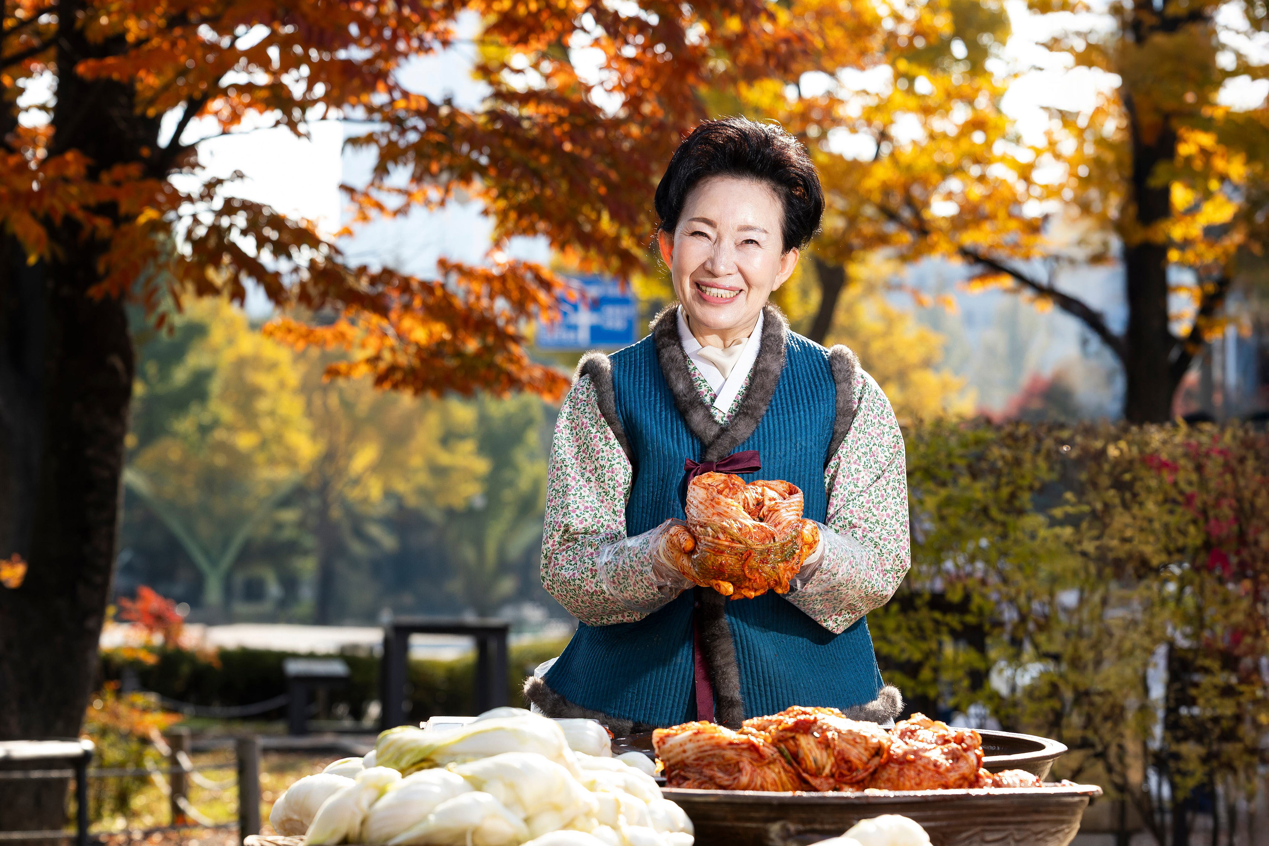 Kimchi Master Lee Ha-yeon: Any Ingredient Can Be Creative Kimchi
