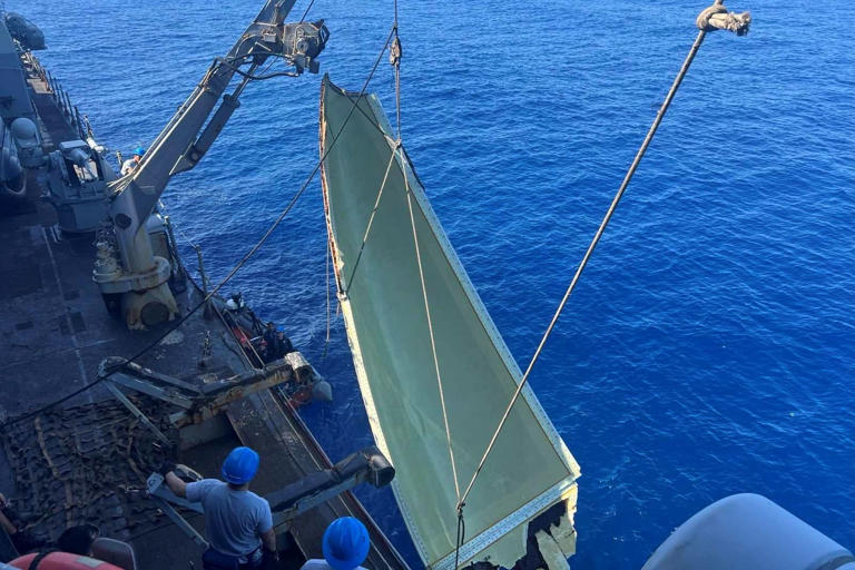 PH Navy recovers suspected Chinese rocket debris off Tubbataha Reef