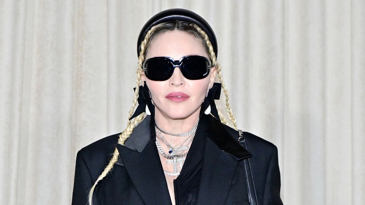 Madonna’s Blue-Bow Christmas Tree Sparks a New Wave of Holiday ...