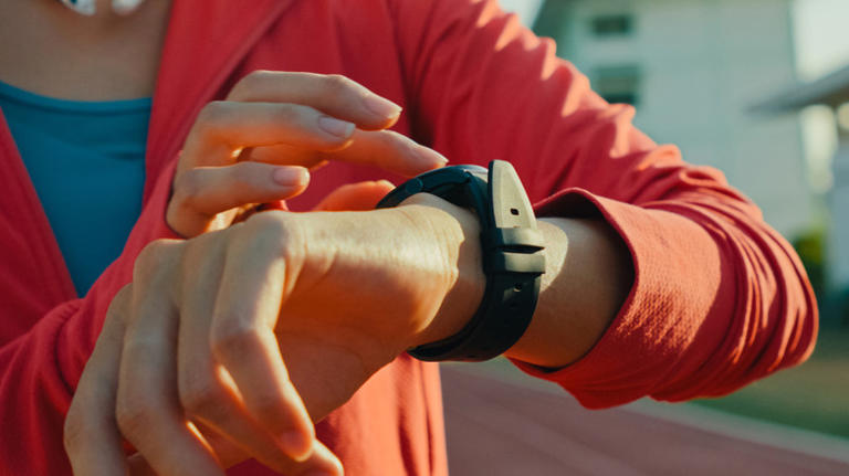 4 Cheap Android Smartwatches That Users Swear By