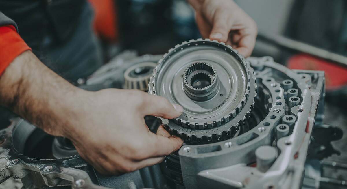 Juanjo Jiménez, mecánico: "¿Quieres que la caja de cambios de tu coche dure toda la vida? Te voy ...