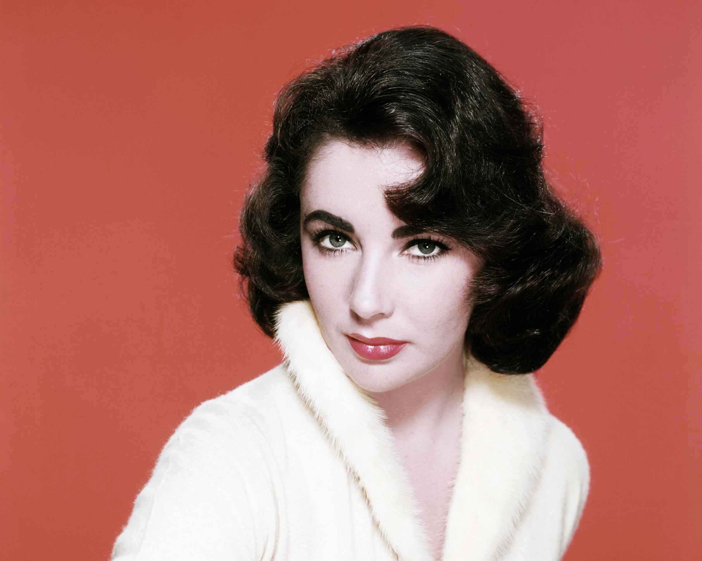 The Story Behind the World's Most Famous Pearl, and How Elizabeth ...