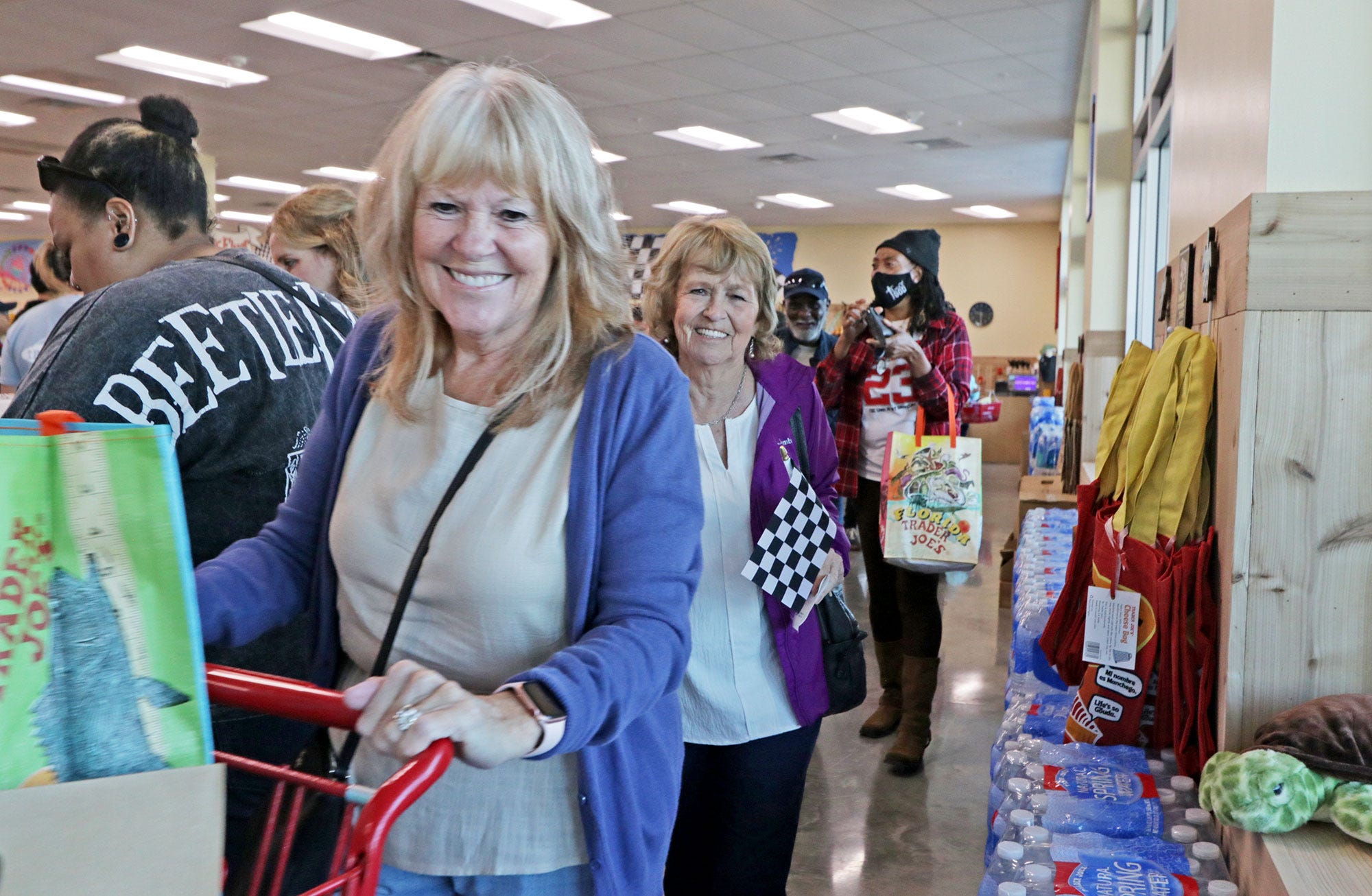 Trader Joe's opens in Daytona Beach as hundreds line up for ...