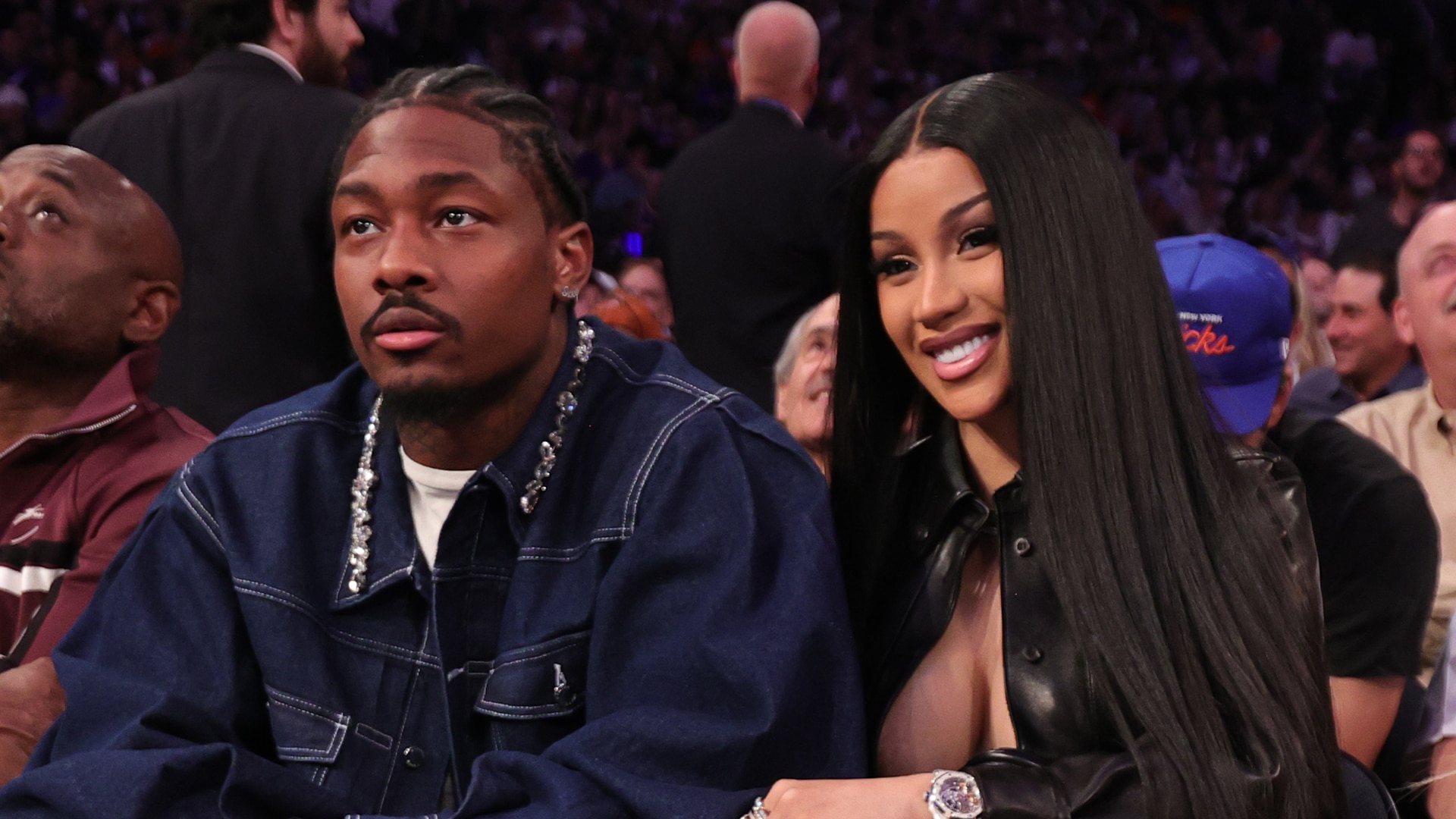 Cardi B Makes First Public Appearance After Welcoming Baby With Stefon ...