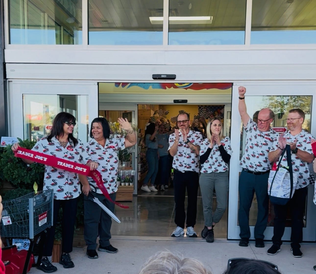 Trader Joe's opens in Daytona Beach as hundreds line up for ...