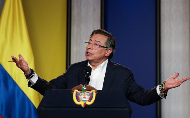 Petro levanta a voz contra a agressão de Trump contra a Venezuela