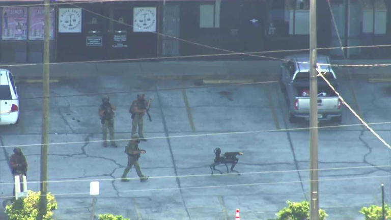Video: Robot dog sent into Orlando tattoo shop amid SWAT standoff