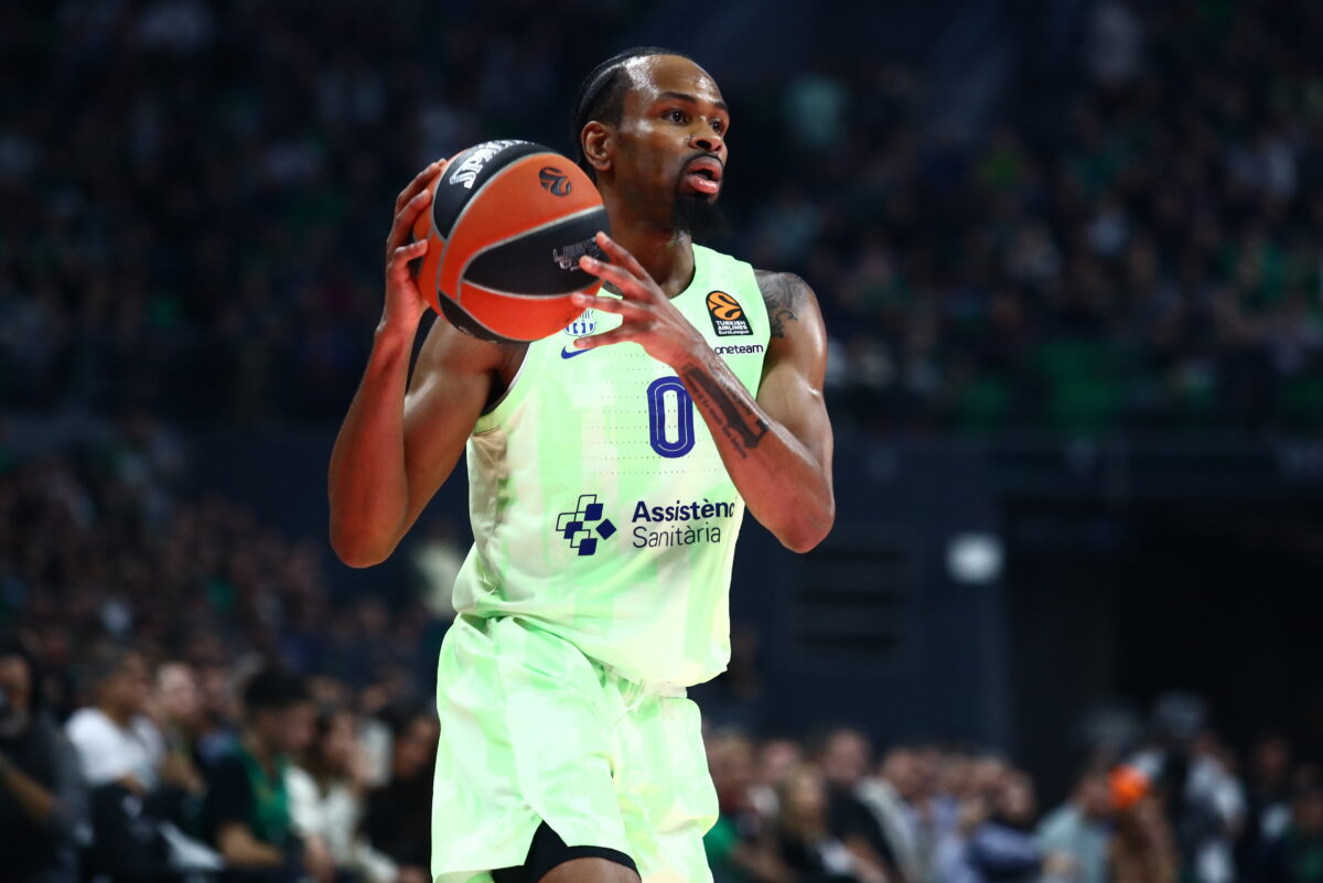 Ο Κέβιν Πάντερ σημείωσε εκπληκτικό buzzer beater τρίποντο από το κέντρο ...