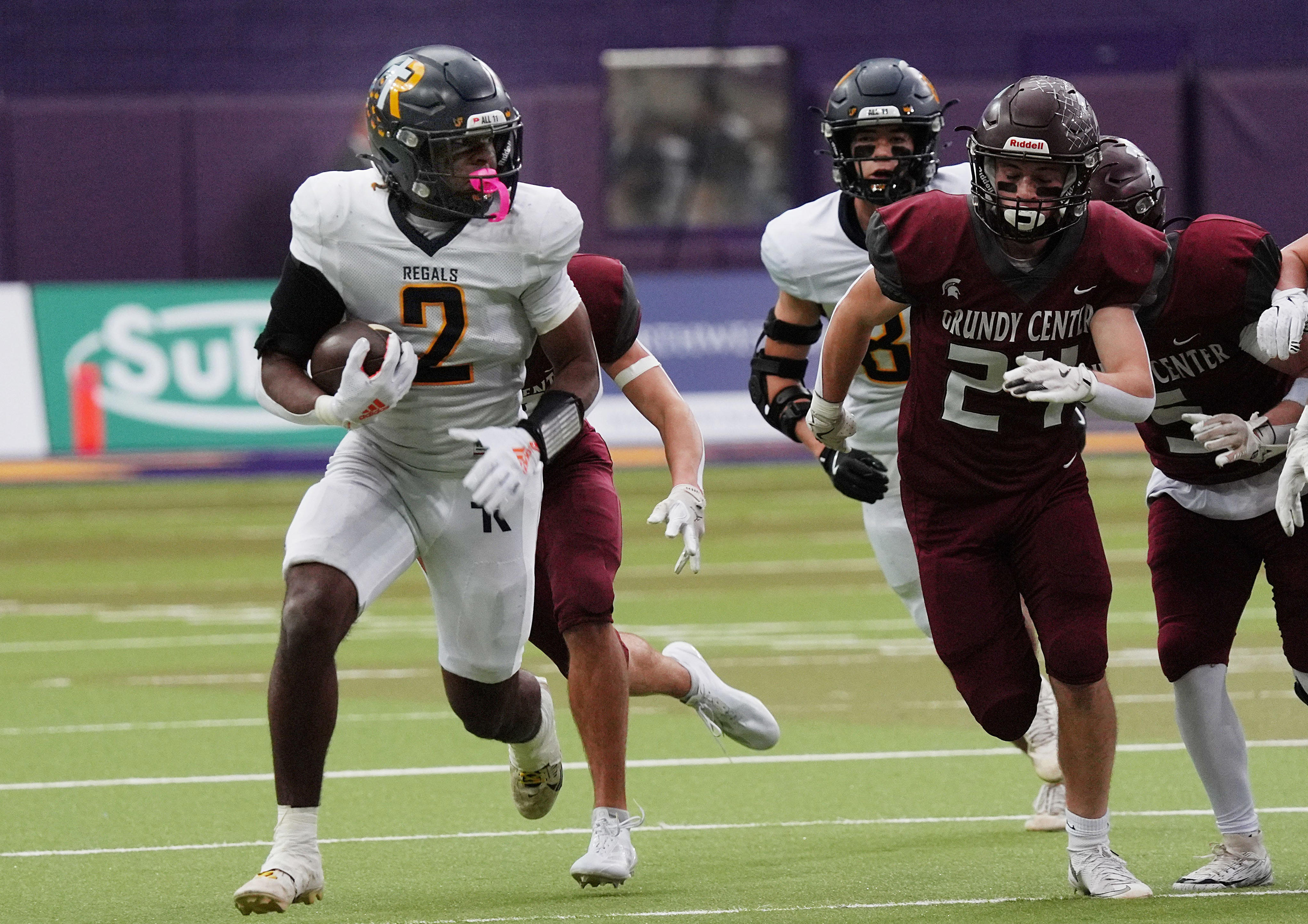 Three-star football standout Savion Miller transfers to Iowa City High