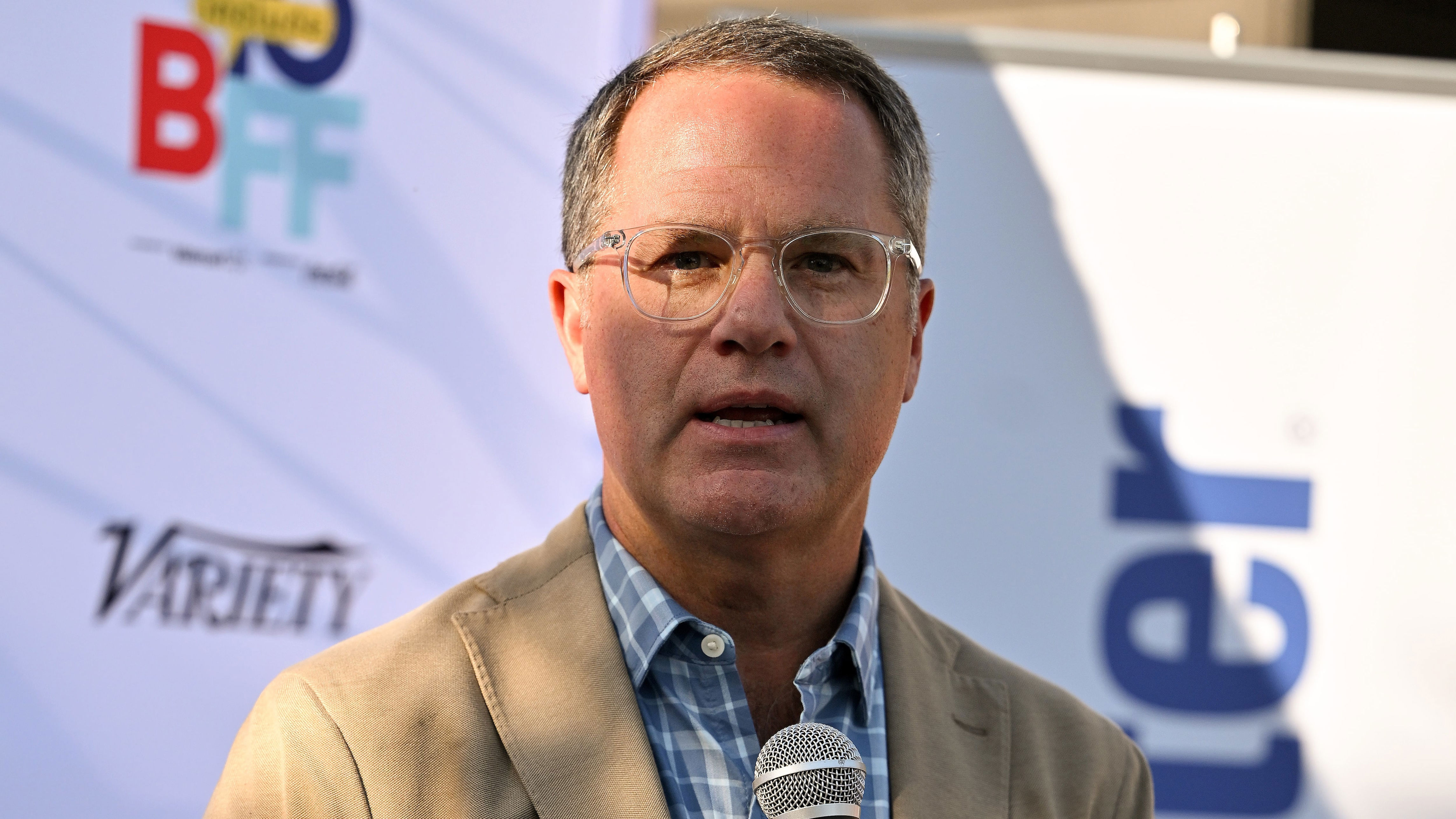 Walmart Announces Surprise Retirement of Its Longtime CEO, 59