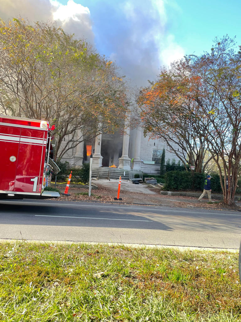 PHOTOS AND VIDEOS: Historic building in downtown Wilmington on fire