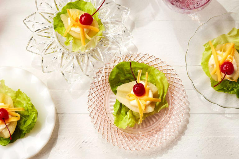 5 Forgotten Holiday Hosting Traditions That Deserve A Comeback