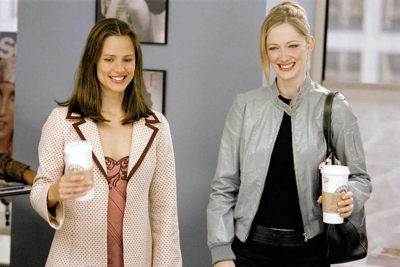 Jennifer Garner Reunites With On-Screen Frenemy Judy Greer 21 Years ...