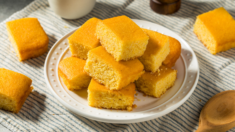 Get Deliciously Moist Cornbread By Adding This One Ingredient To A ...