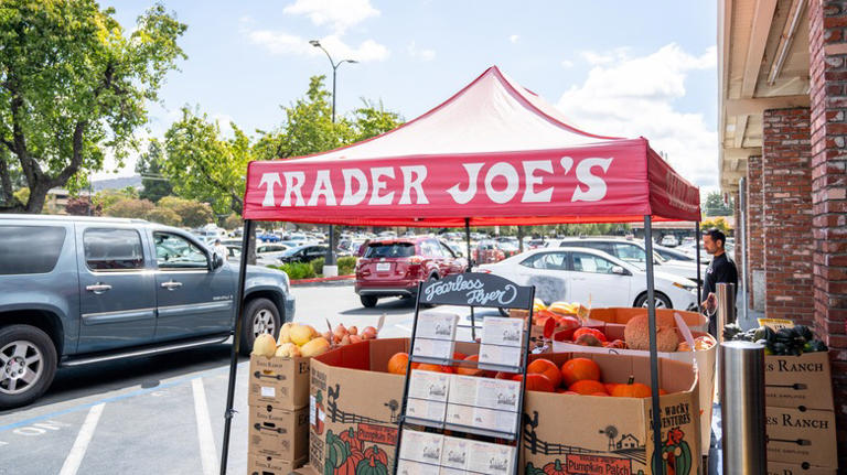 7 Myths About Trader Joe's That No One Should Have Believed