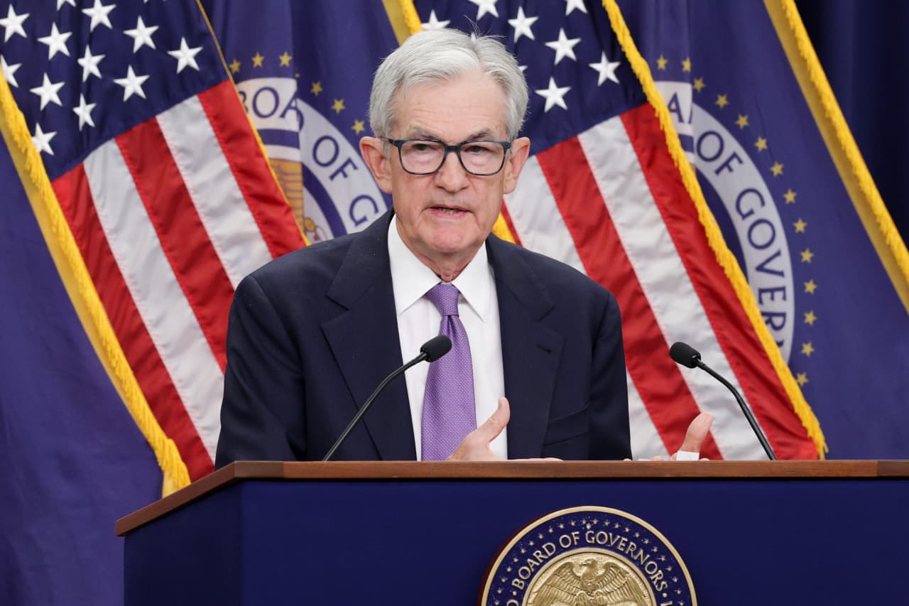 December Rate-Cut Odds Fall as the Split Among Fed Officials Widens