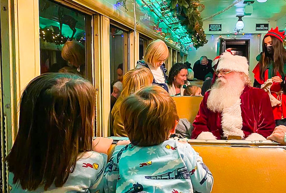 Best Polar Express Train Rides & Christmas Trains in Los Angeles