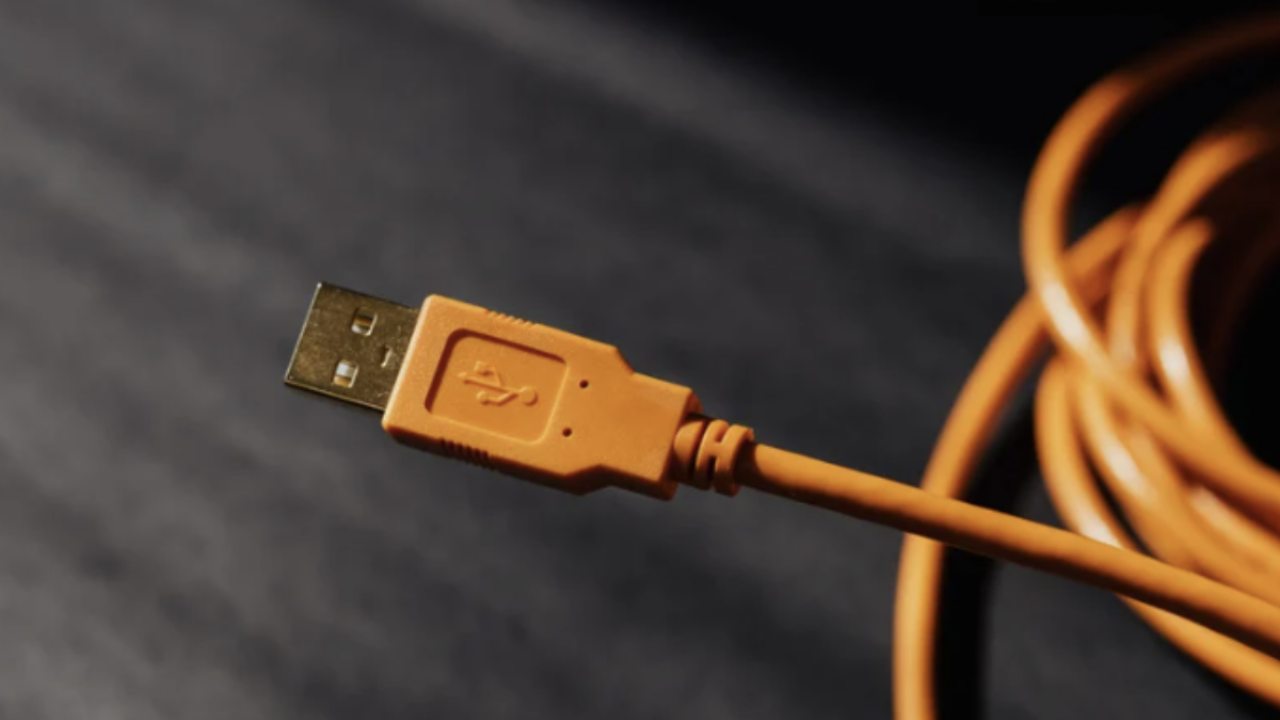 Non è solo estetica, i colori dei cavi USB rivelano funzioni nascoste ...