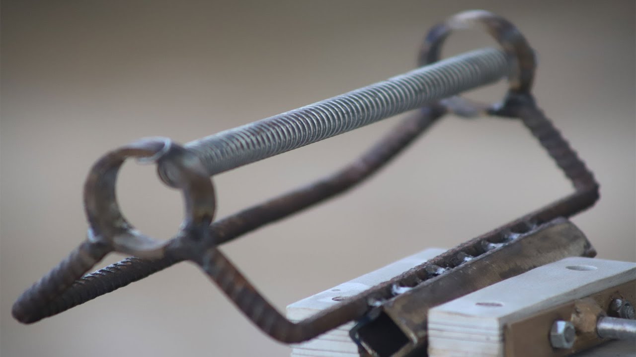 Not many people know how to make tools to bend iron!