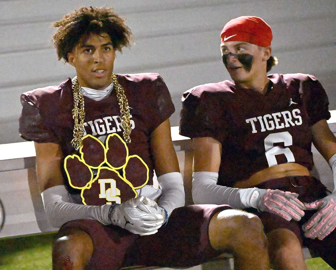 Turnovers tell the tale as Dripping Springs pops Vista Ridge 38-14