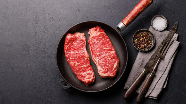 Stop Cooking Steak On This Common Pan — Here's Why