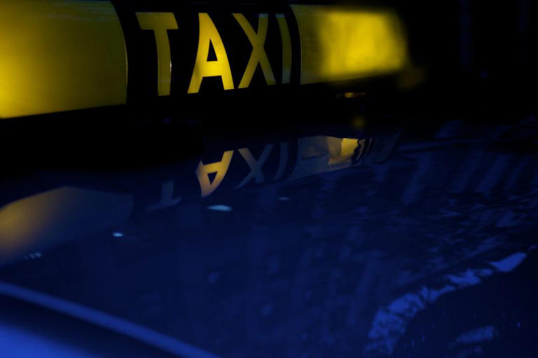 Taxi drivers in Ireland to shut off Uber app for 48 hours in nationwide ...