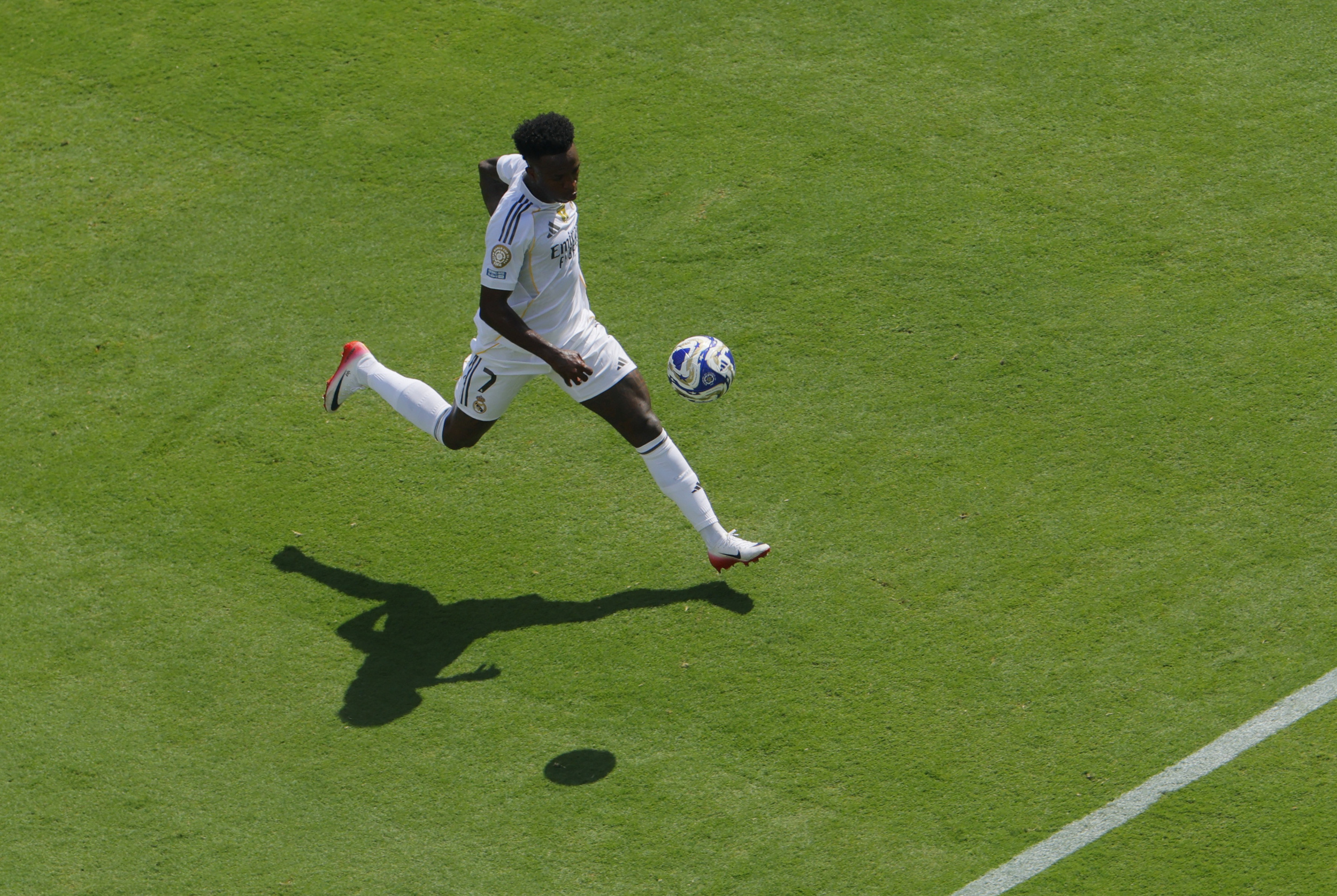 Report: Chelsea ready to make big offer to sign Real Madrid’s Vinicius ...