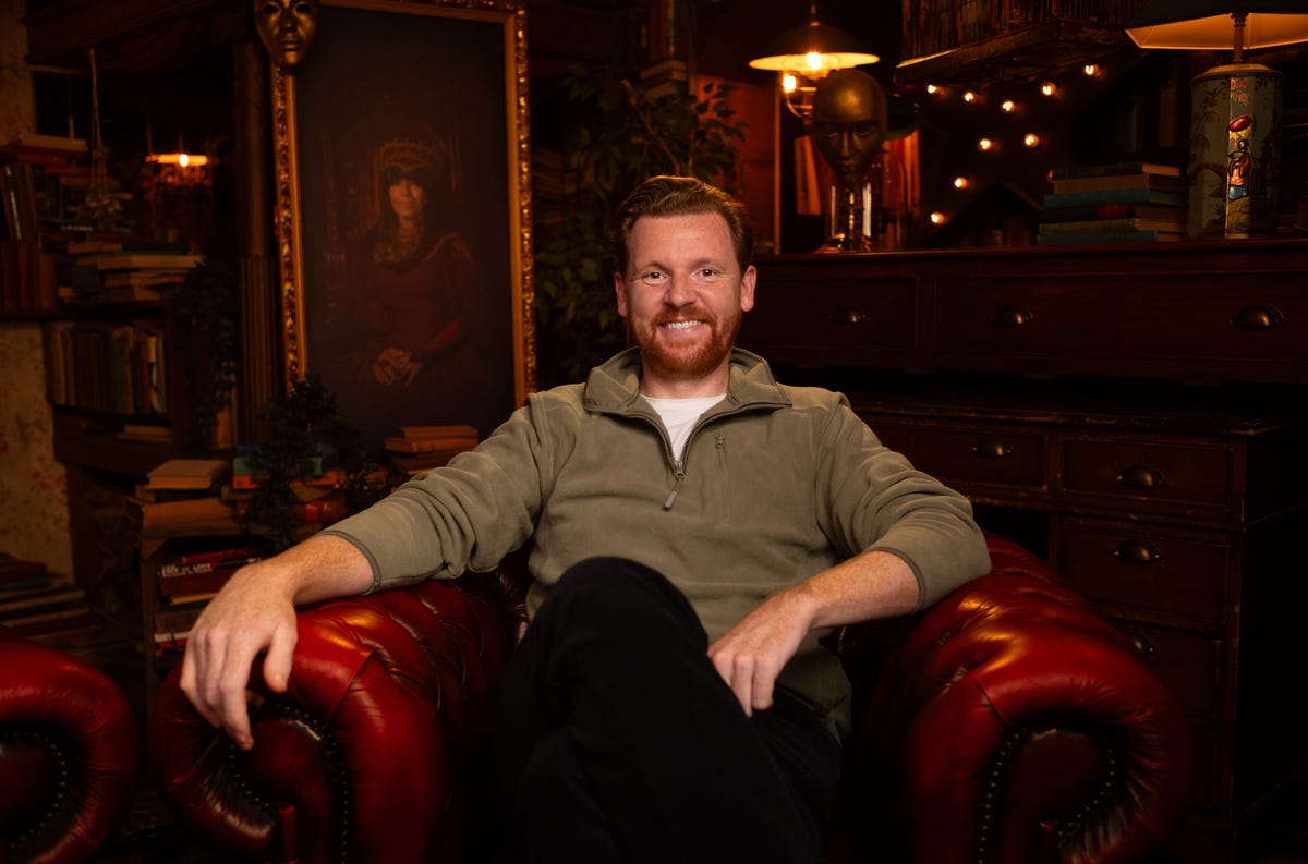 The Traitors icon lands presenter role on star-studded BBC series after ...