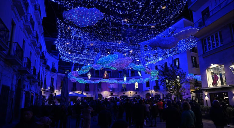 Salerno, tornano le Luci d'artista: De Luca all'inaugurazione