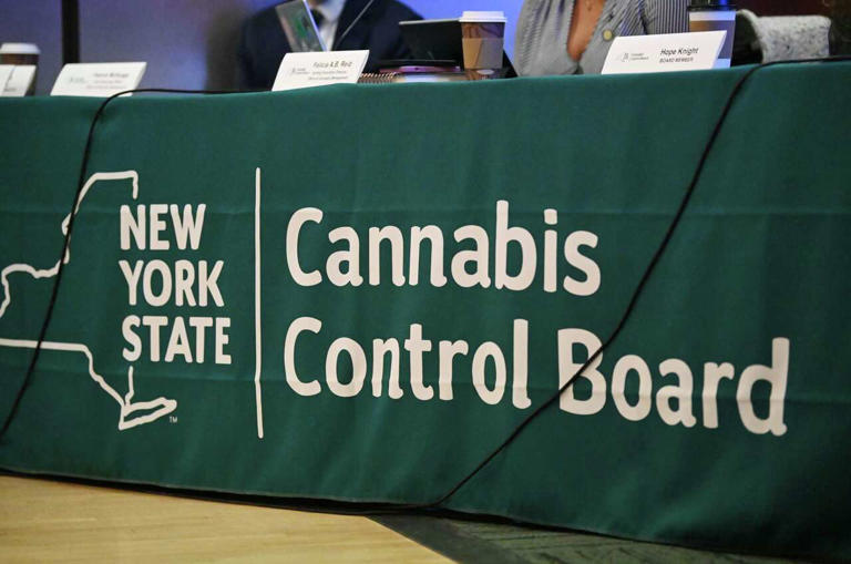 Hudson pot shop sues state for approving second shop 345 feet away