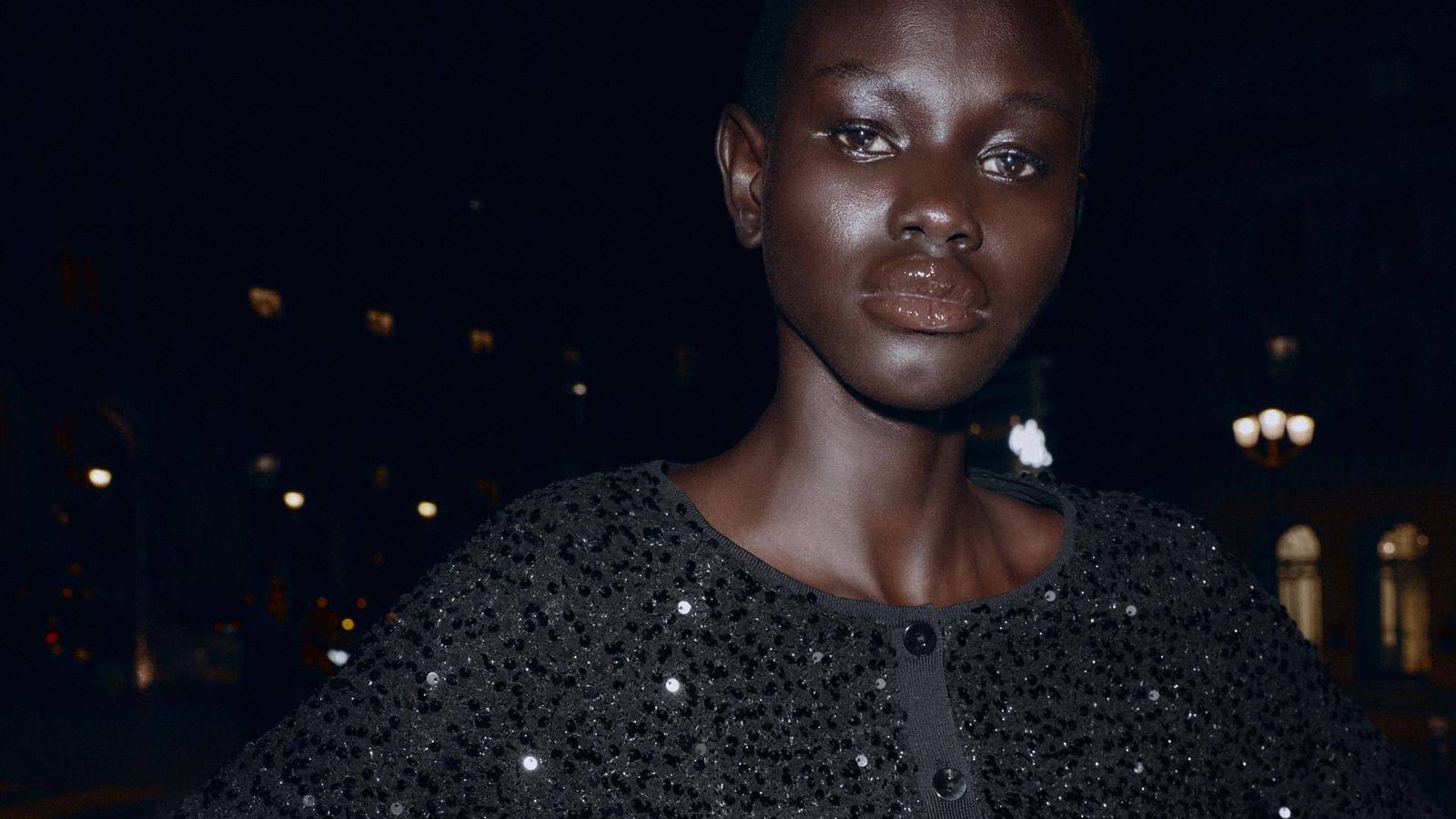 La chaqueta de Zara que resuelve todos tus looks de cena de empresa ...