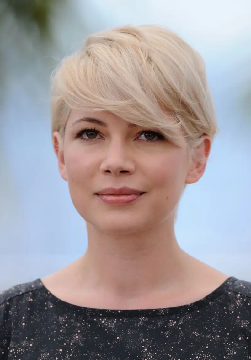 Las 50 famosas con el pelo corto más elegantes