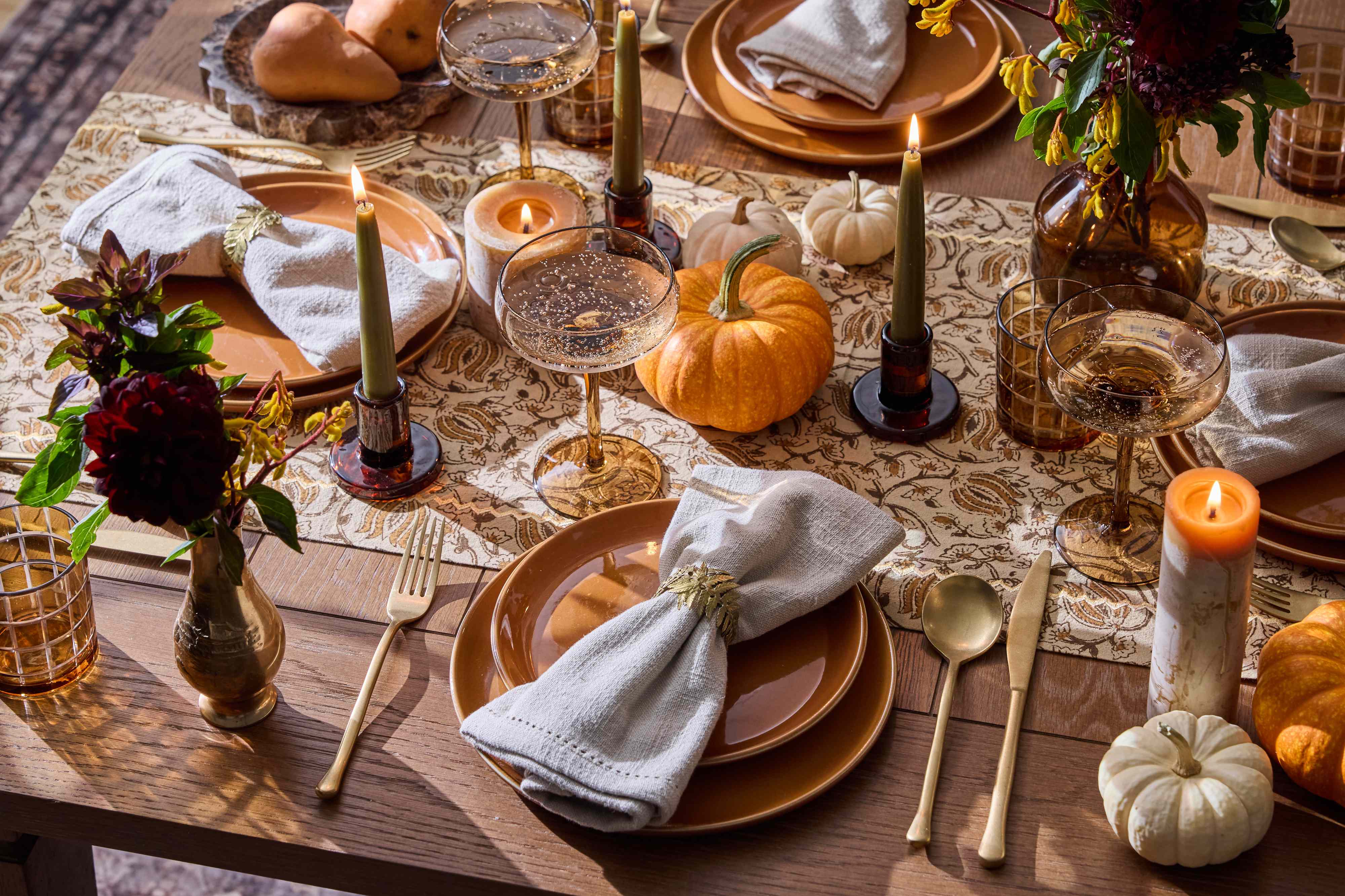 6 Things Guests Always Notice About Your Thanksgiving Table