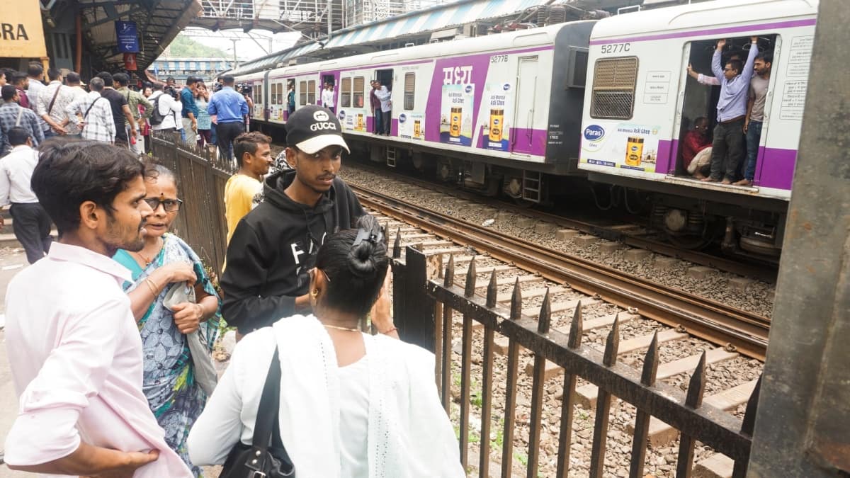 Thane Court Denies Bail To Railway Engineers In Mumbra Train Accident ...