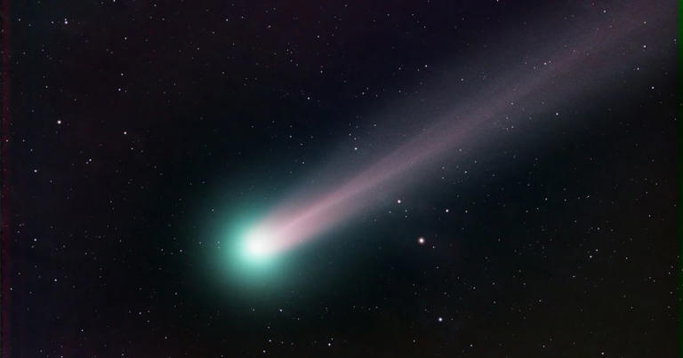 In rare moment, comet C/2025 K1 (ATLAS) splits into 3 pieces as it ...