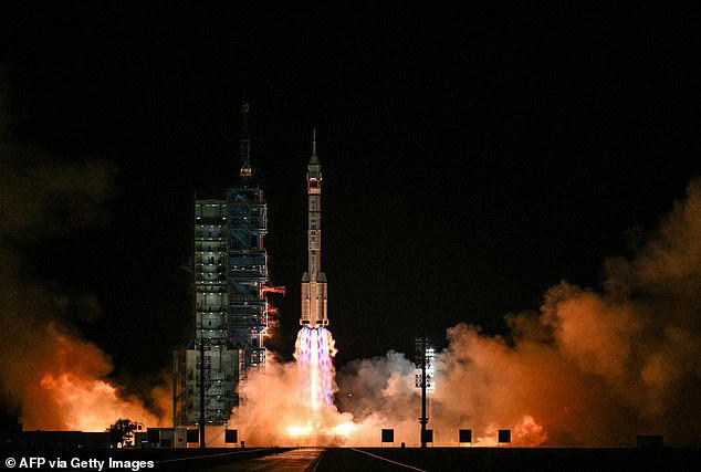 Stranded Chinese astronauts finally escape station… but at a cost