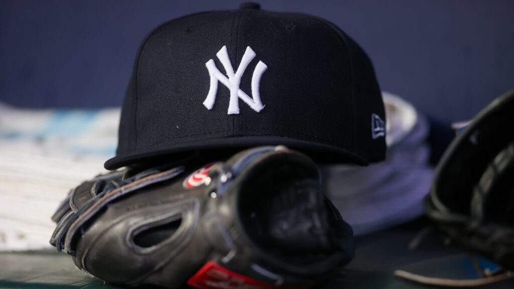 Yankees make unexpected signing to bolster first base depth