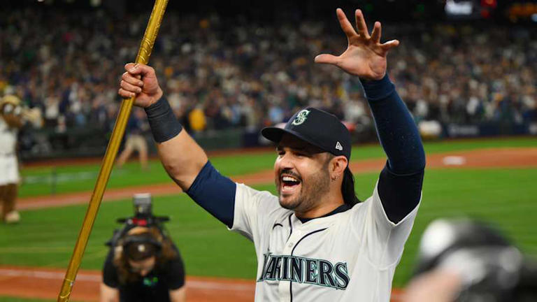 Mariners Predicted To Lose $72 Million Slugger To Rangers In Free Agency