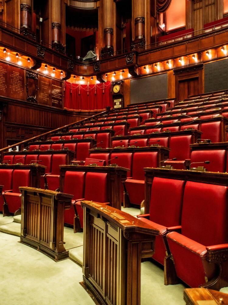 Manovra, pioggia di emendamenti: il Parlamento si divide tra condono ...